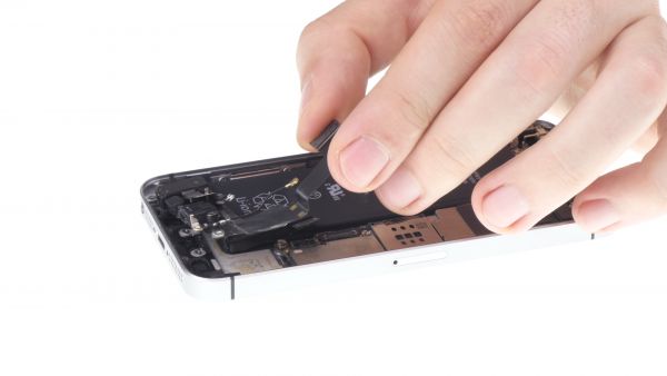 iPhone SE battery repair guide | iDoc