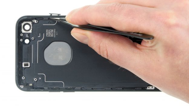 iPhone 7 Removing the sleep/wake and volume button Guide – iDoc