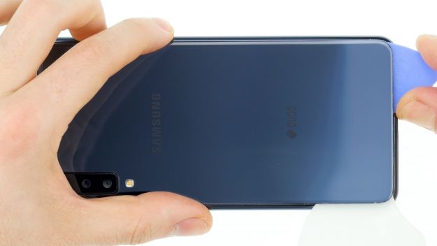 Samsung Galaxy A7 (2018) back cover repair guide | iDoc