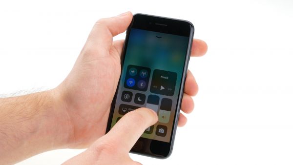 iPhone SE (2nd generation) screen repair guide | iDoc