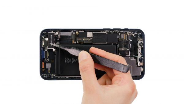 iPhone 12 Lightning connector replacement - repair guide | iDoc