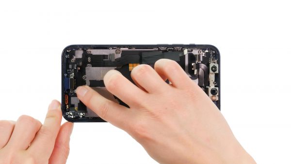iPhone 12 Lightning connector replacement - repair guide | iDoc