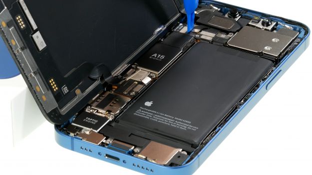 iPhone 13 Lightning connector replacement - repair guide | iDoc